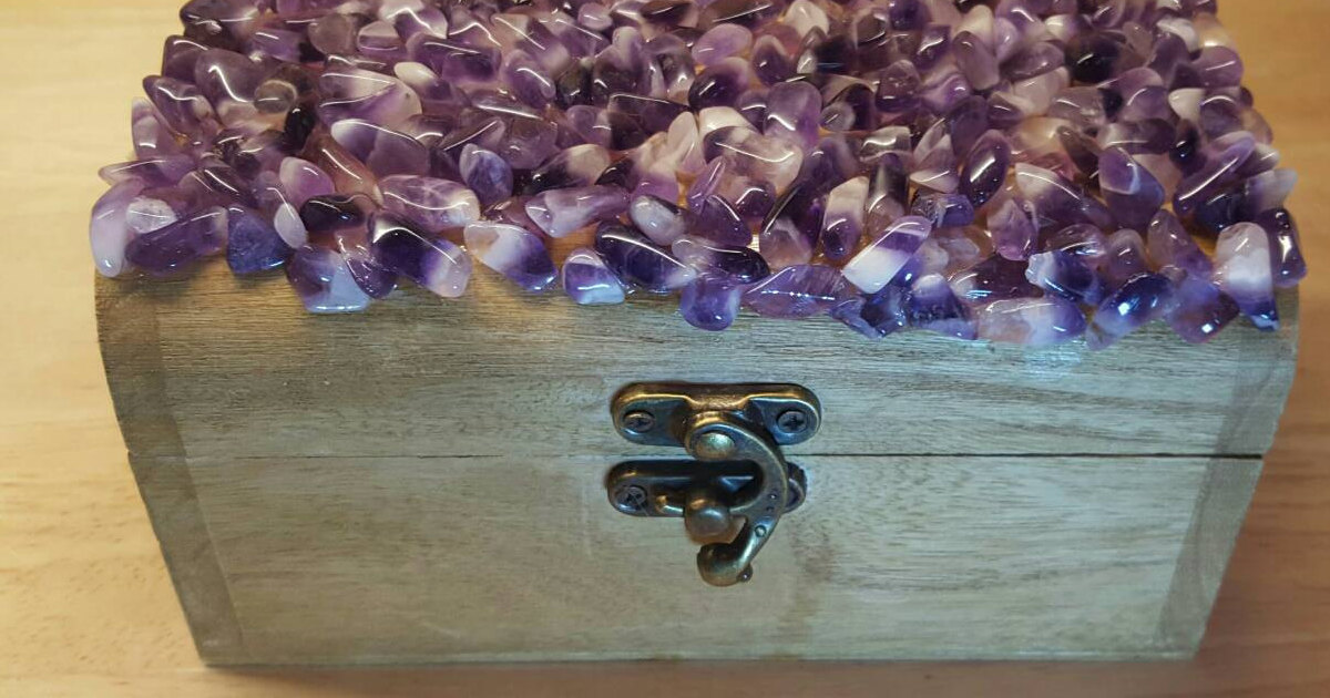 Empowered Crystals :: Amethyst jewellery box